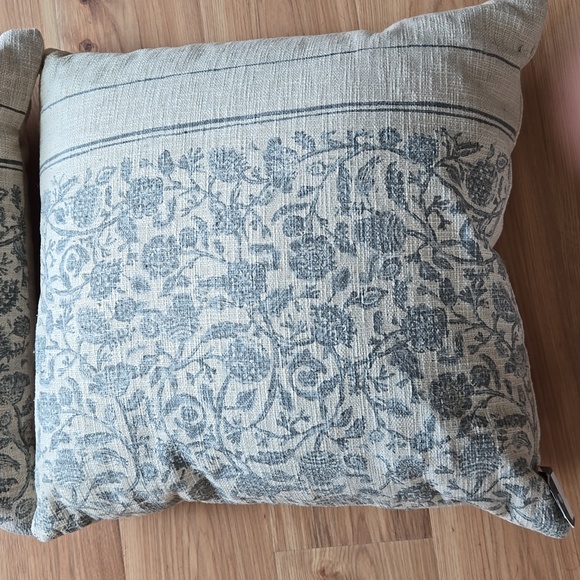 Studio McGee | Accents | Nwt Threshold X Studio Mcgee Throw Pillows ...